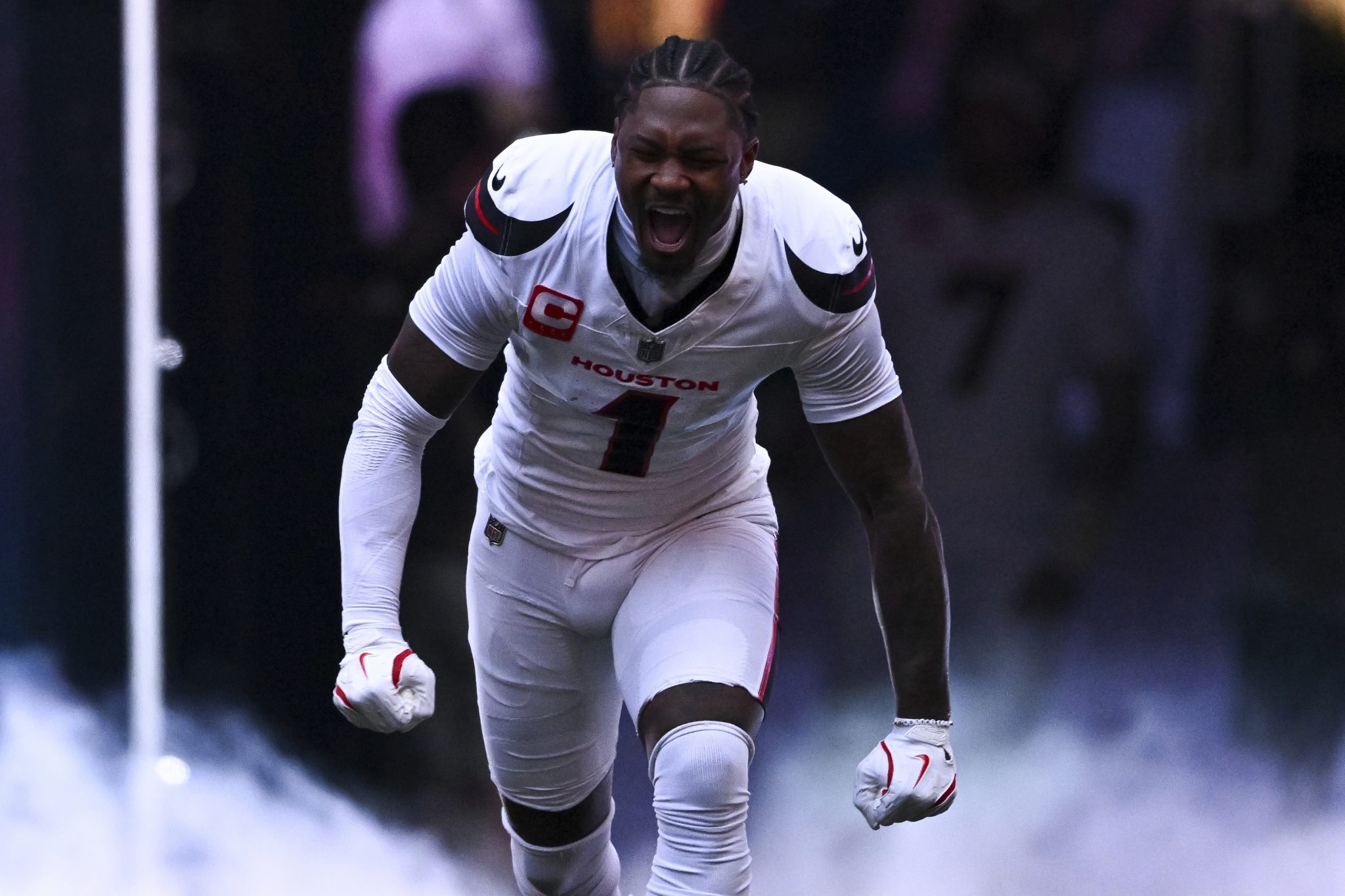 Stefon Diggs Impresses Patriots but Faces Uncertainty in Comeback from ...