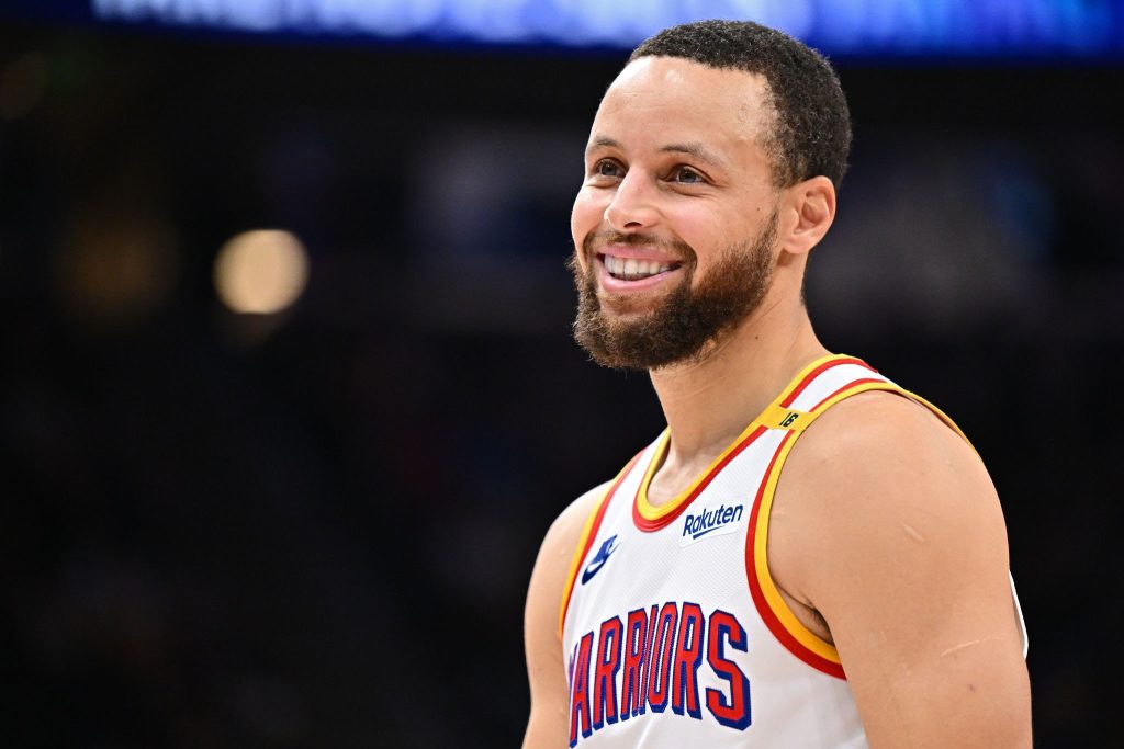 Stephen Curry Drops 56 Points and 12 Threes in Warriors’ Victory Over ...