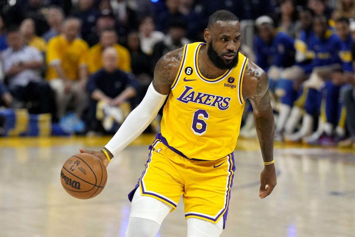 LeBron James to Stay with Lakers as Team Maintains Big Three Despite ...