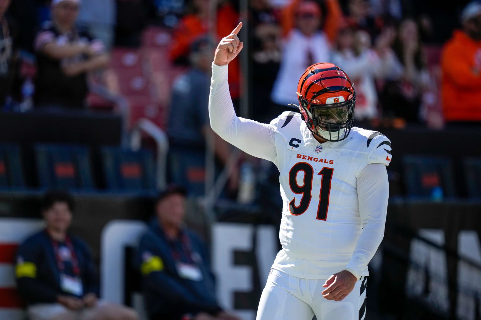 Trey Hendrickson Signs with Ravens After Bengals Saga Sets Up Intense ...
